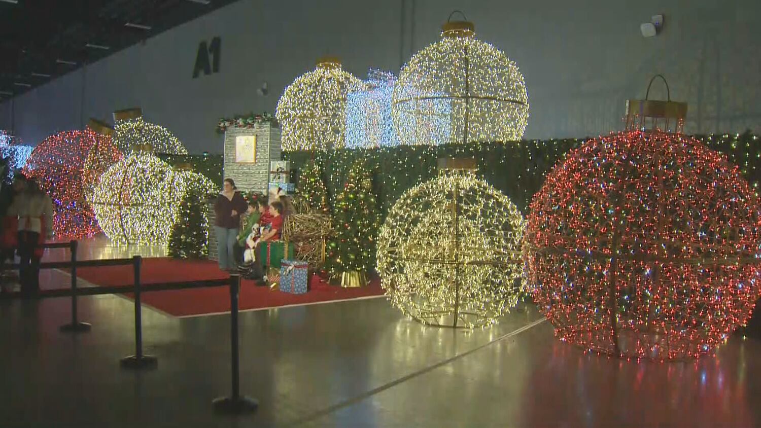 Holiday Wonder dazzles guests at Calgary's BMO Centre – CTVNews