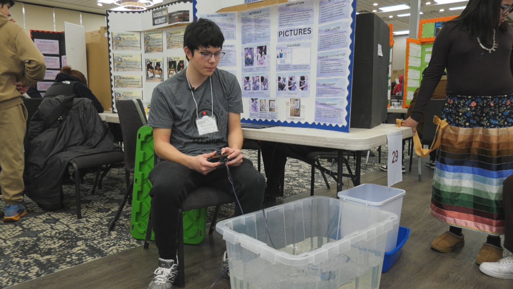 The Manitoba First Nation Education Resource Centre Science Fair – CTVNews