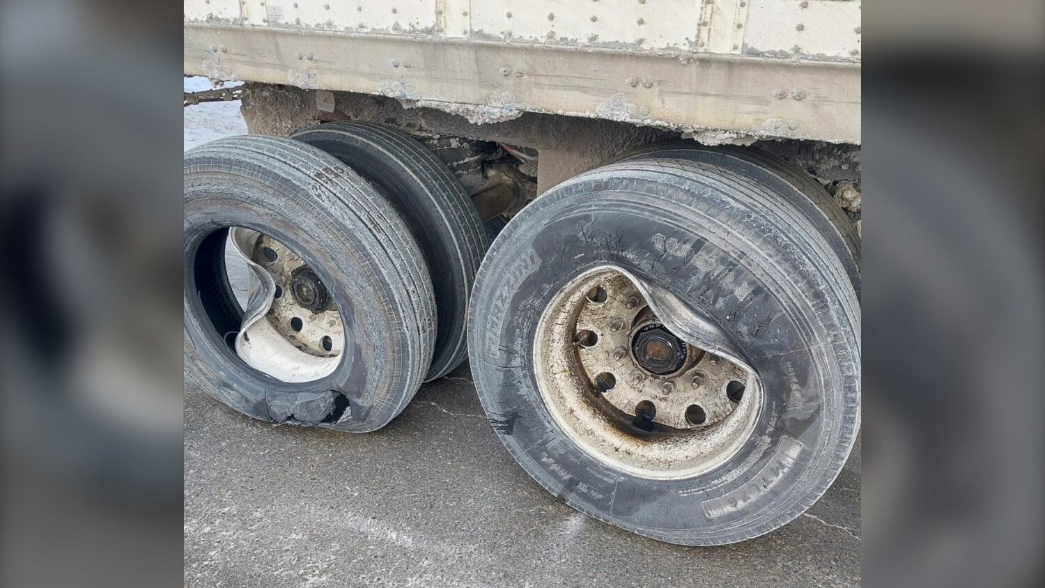 Severely damaged tractor-trailer travelling on Highway 17 – CTVNews