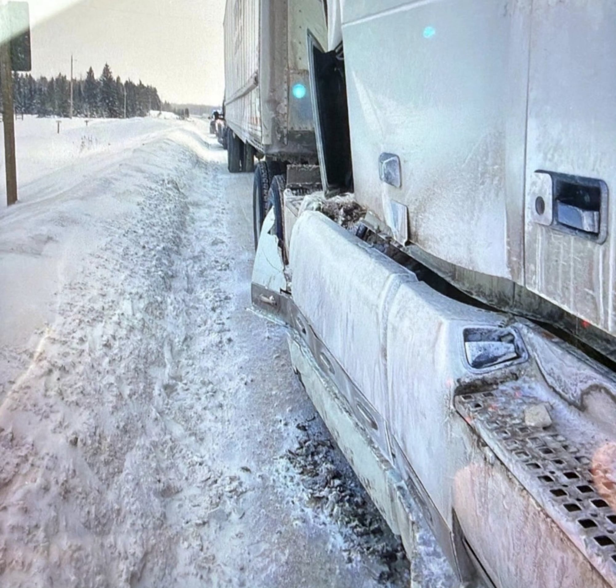 Severely damaged tractor-trailer travelling on Highway 17 – CTVNews
