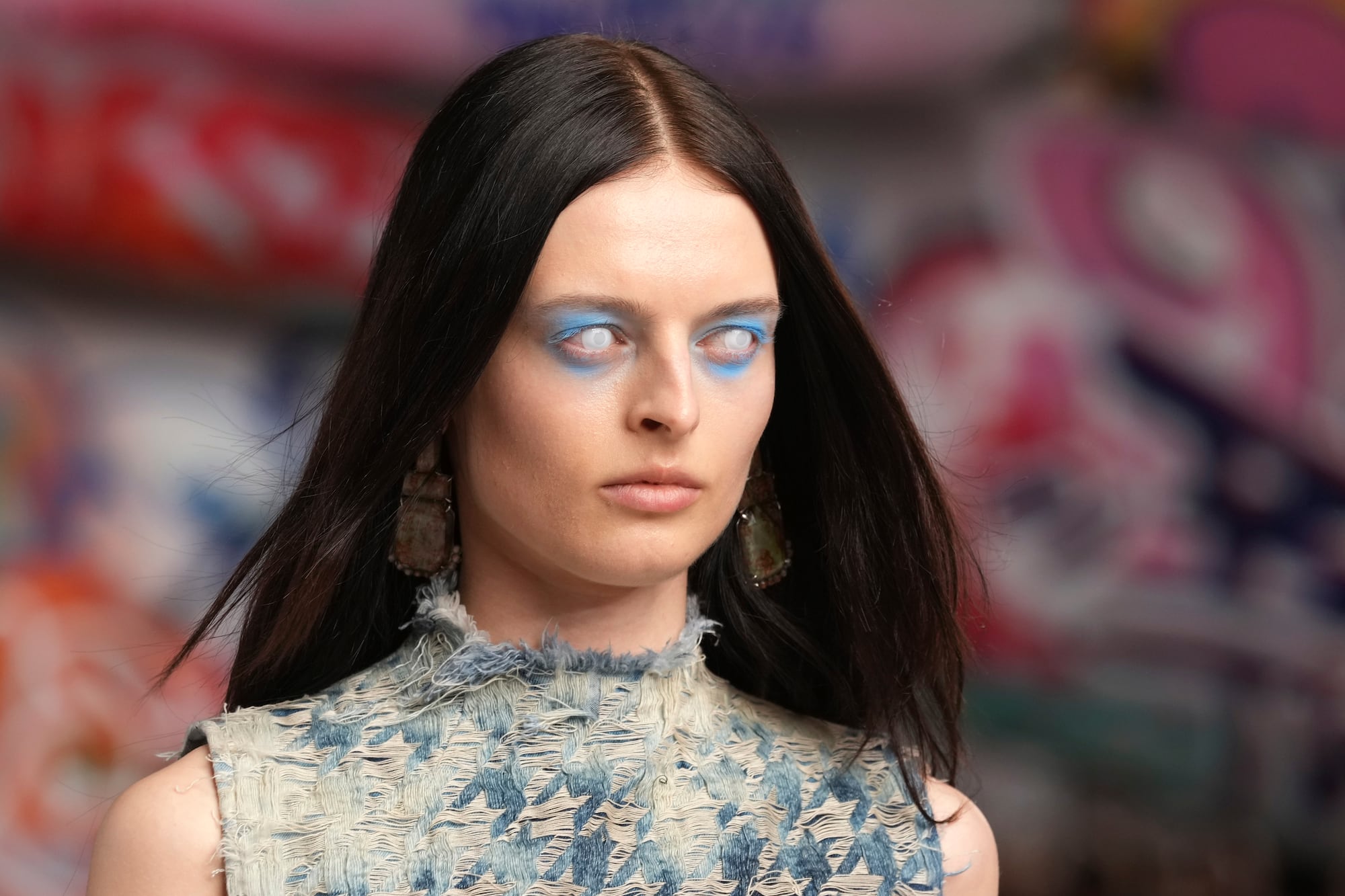 Milan Fashion Week show featured spray paintings by thousands of ...