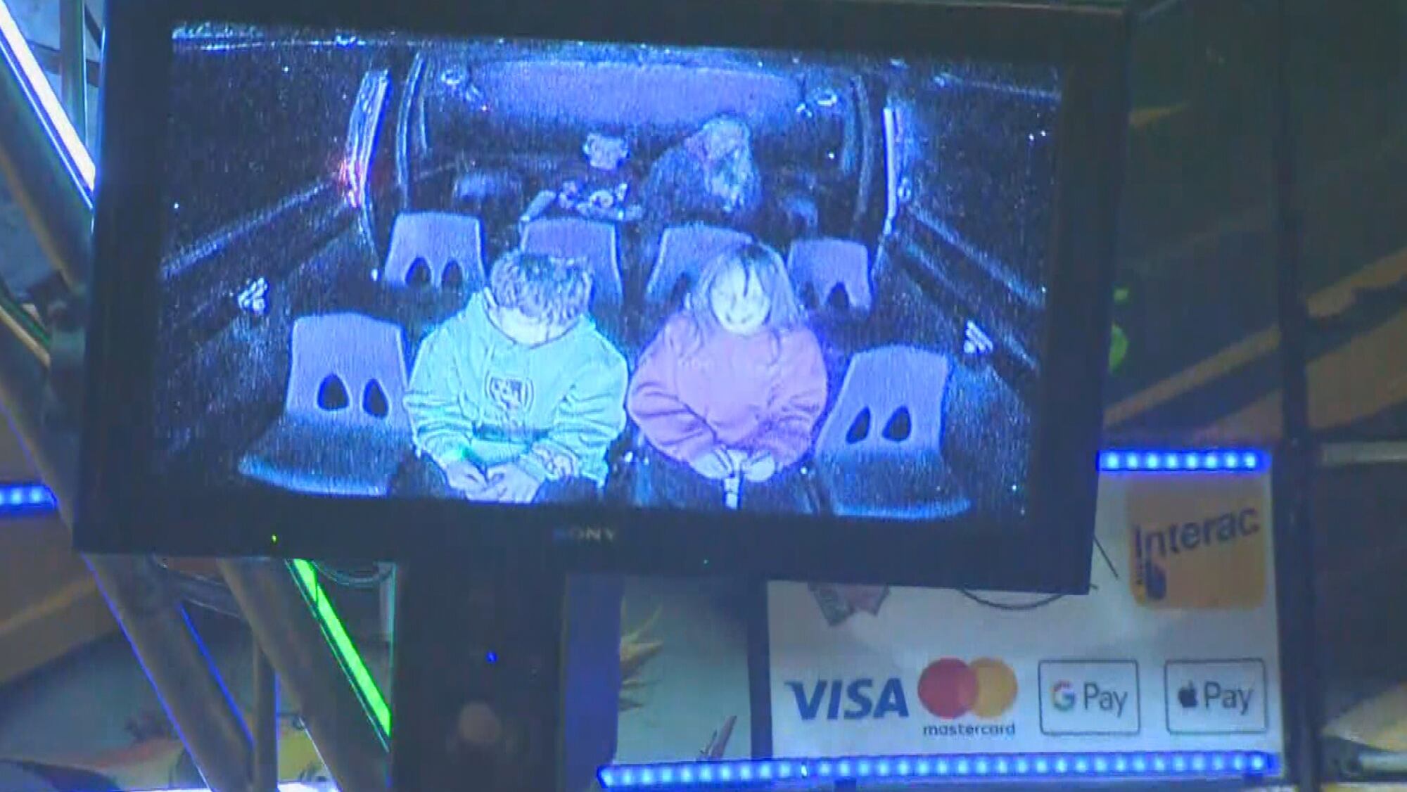 Holiday Wonder dazzles guests at Calgary's BMO Centre – CTVNews