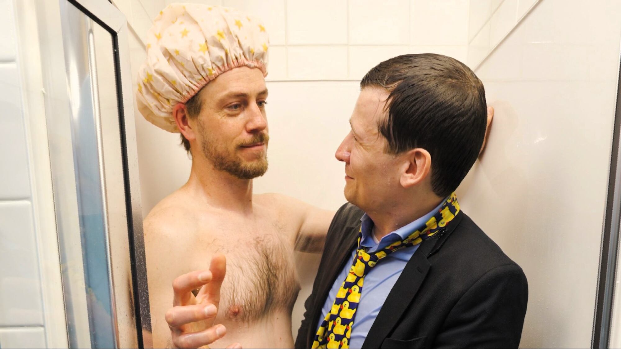 Calgary Mayor Jeromy Farkas showers with CJAY92’s Tyler Middleton – CTVNews