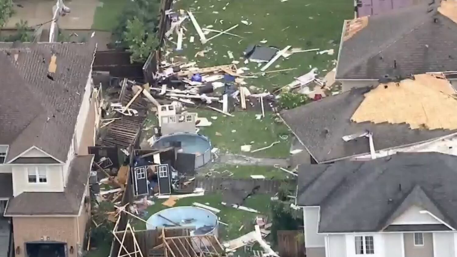 Tornado storms through Barrie neighbourhood on July 15, 2021 – CTVNews