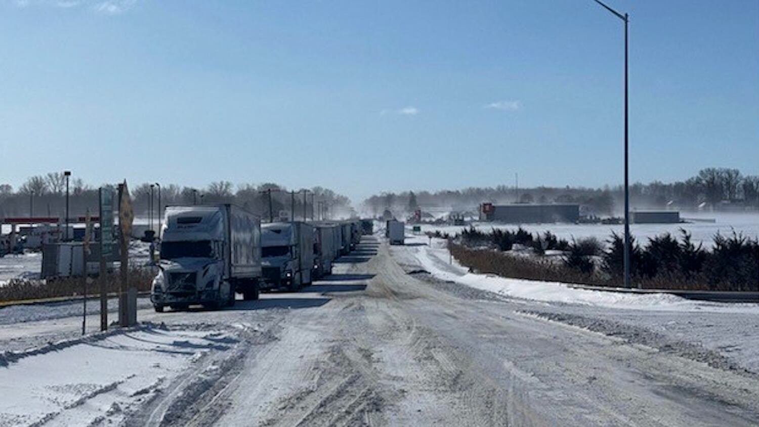 Snow storm leaves drivers stranded on Highway 402 – CTVNews