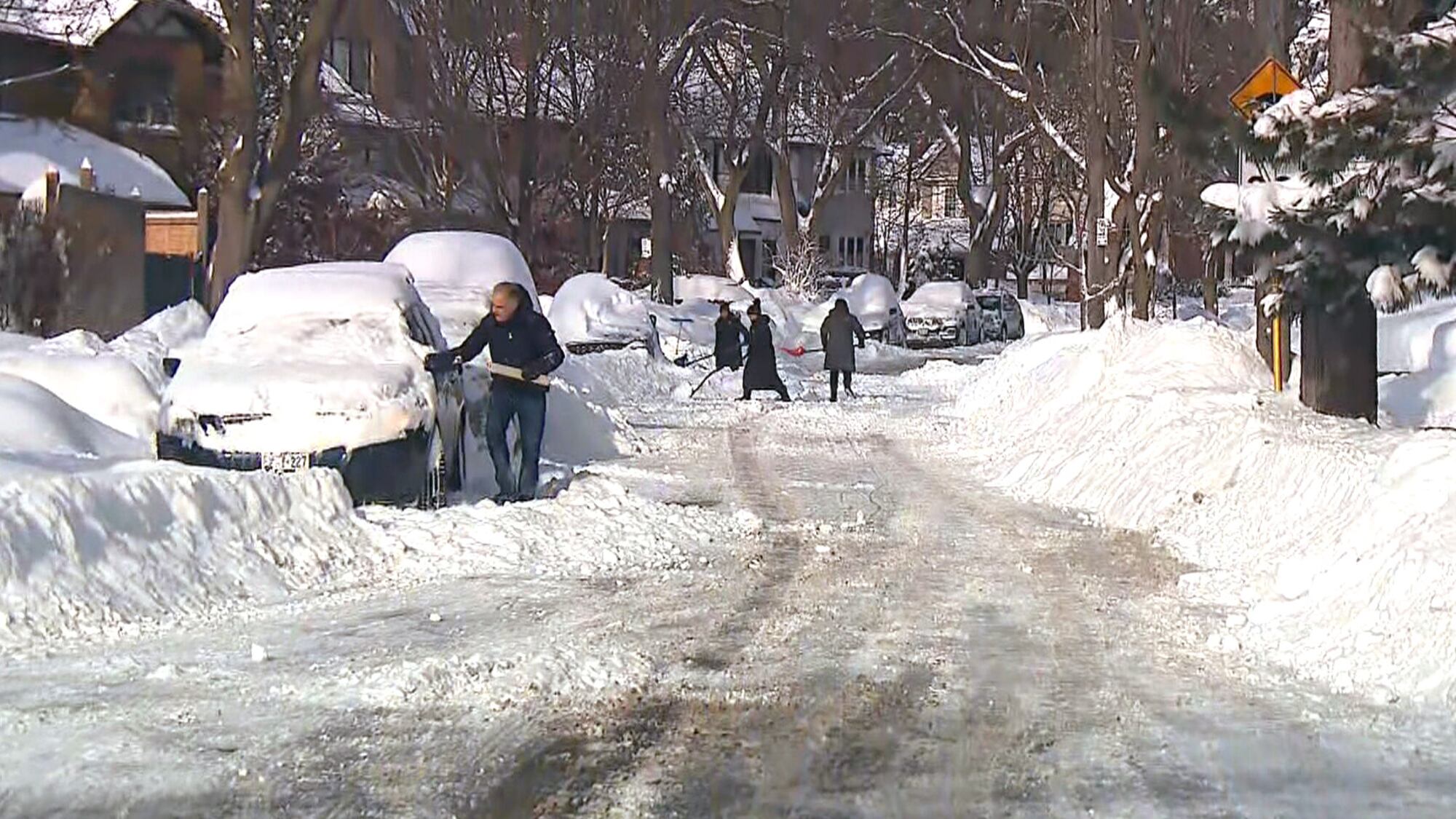 Toronto hit with nearly 60 cm of snow. Here is what it looks like one ...