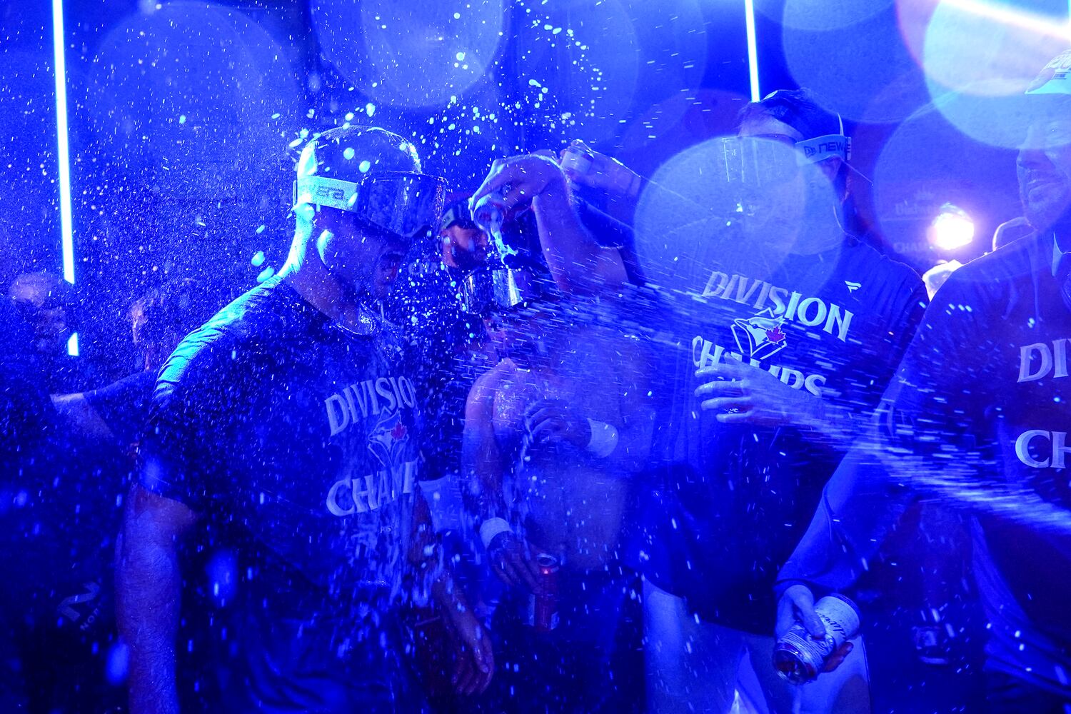 Take a closer look at the Blue Jays champagne-soaked celebration after ...