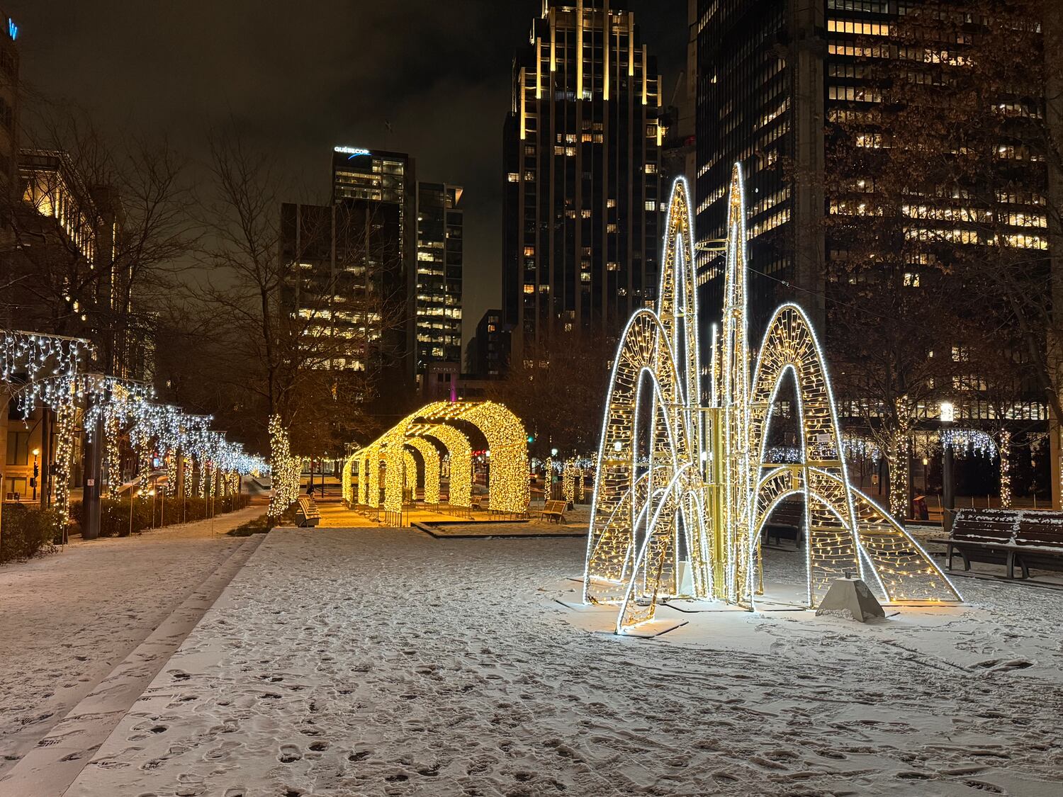IN PHOTOS: Montreal lights up for the holidays – CTVNews