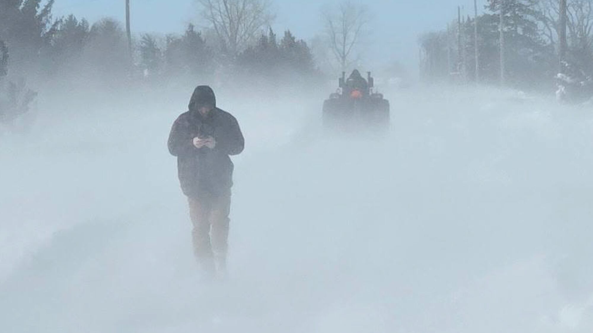 Snow storm leaves drivers stranded on Highway 402 – CTVNews