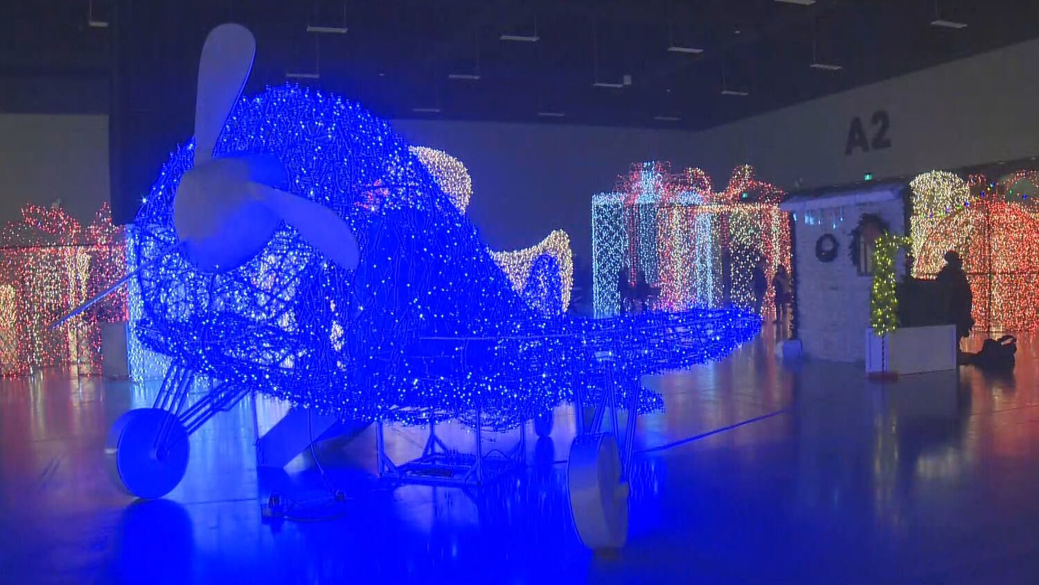 Holiday Wonder dazzles guests at Calgary's BMO Centre – CTVNews