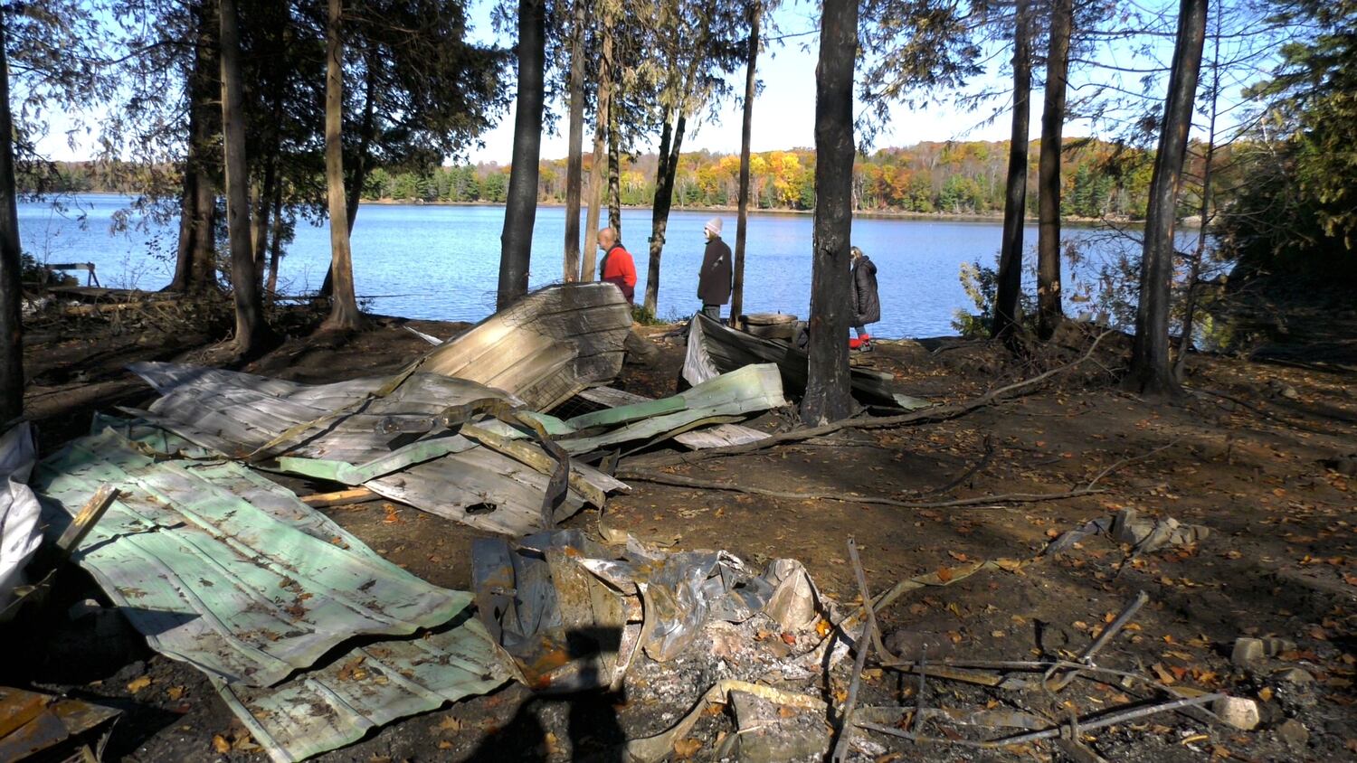 Surveying the damage from a wildfire on Bobs Lake – CTVNews