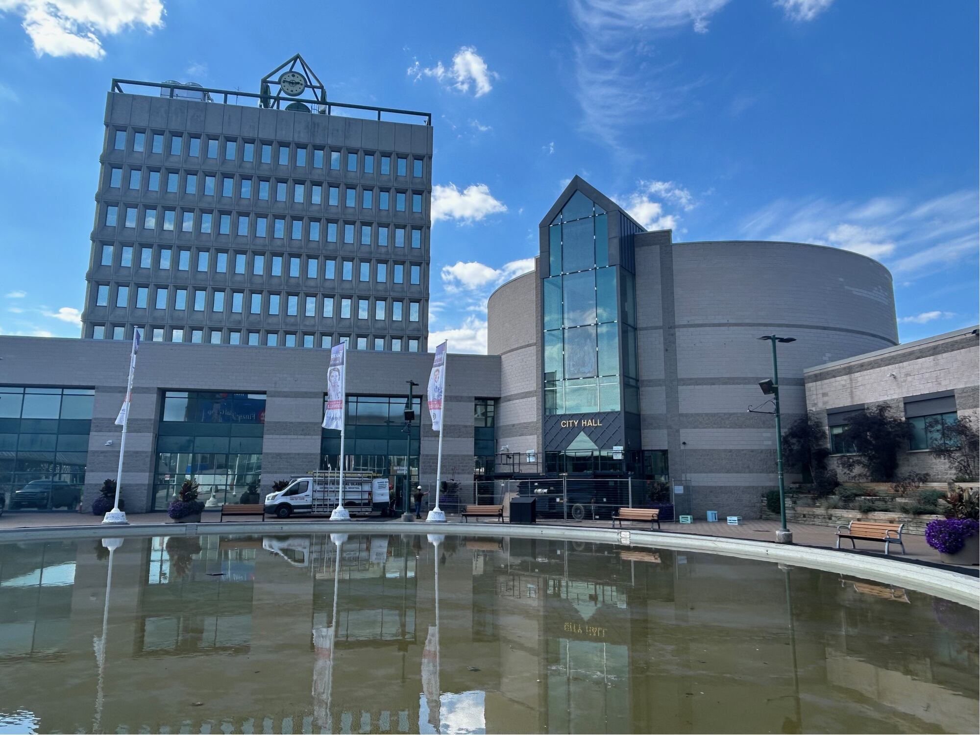 Barrie City Hall fountain pond closing due to contaminated water – CTVNews